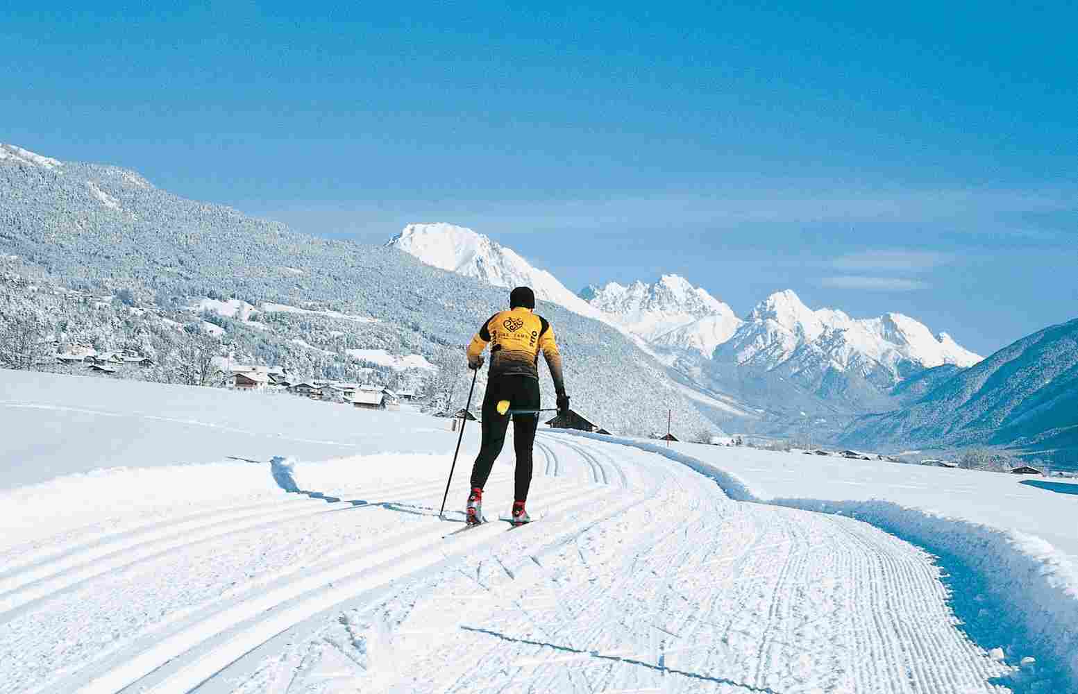 Skiing fun - Lone Wolf Cabins